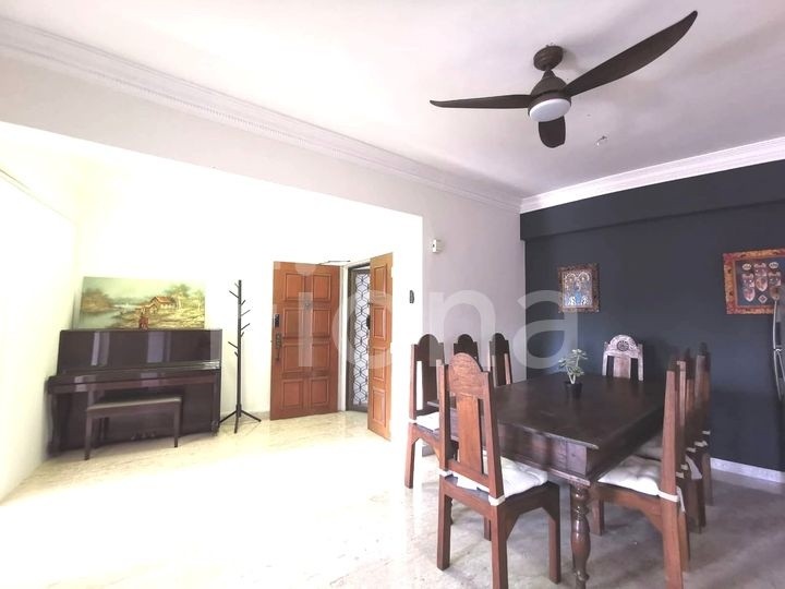 CLEMENTI PARK / NEAR TRADEHUB 21 / SHUTTLE SERVICE TO CLEMENTI MRT ...