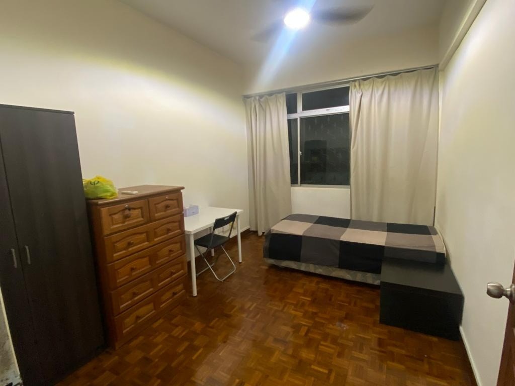 Available 01 Nov / 6 Month Rental /Common Room/Strictly Single ...