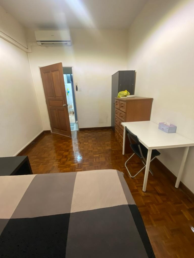 Available 01 Nov / 6 Month Rental /Common Room/Strictly Single ...